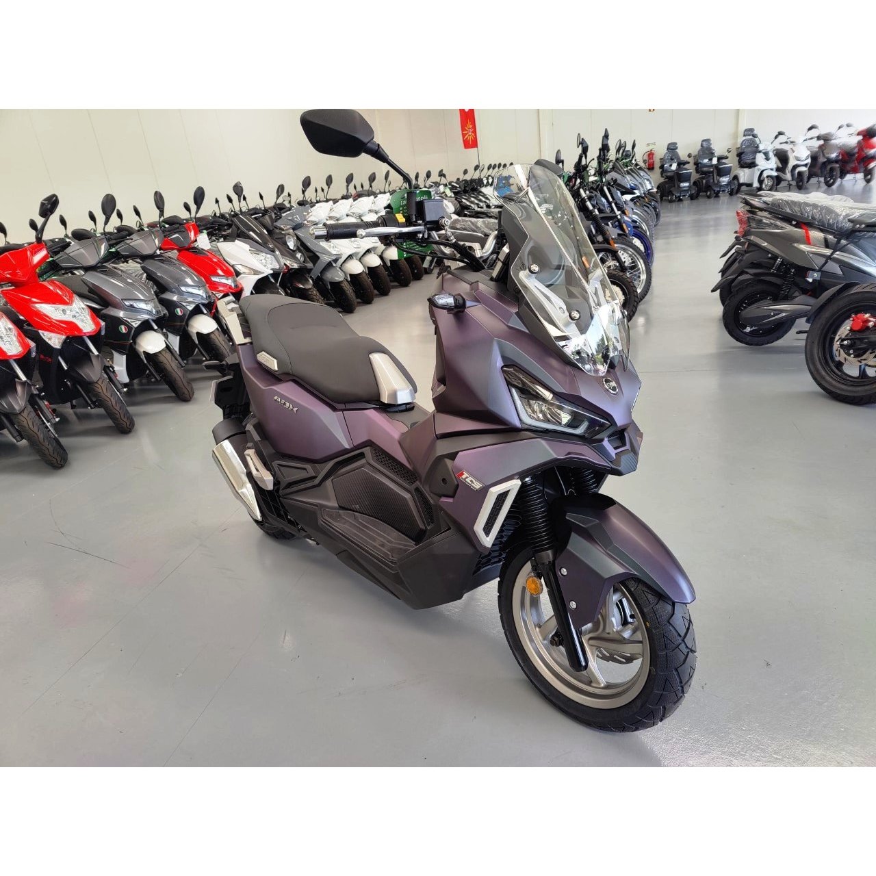 【新型】SUVスクーター！SYM『ADX125』 : いまどきバイク