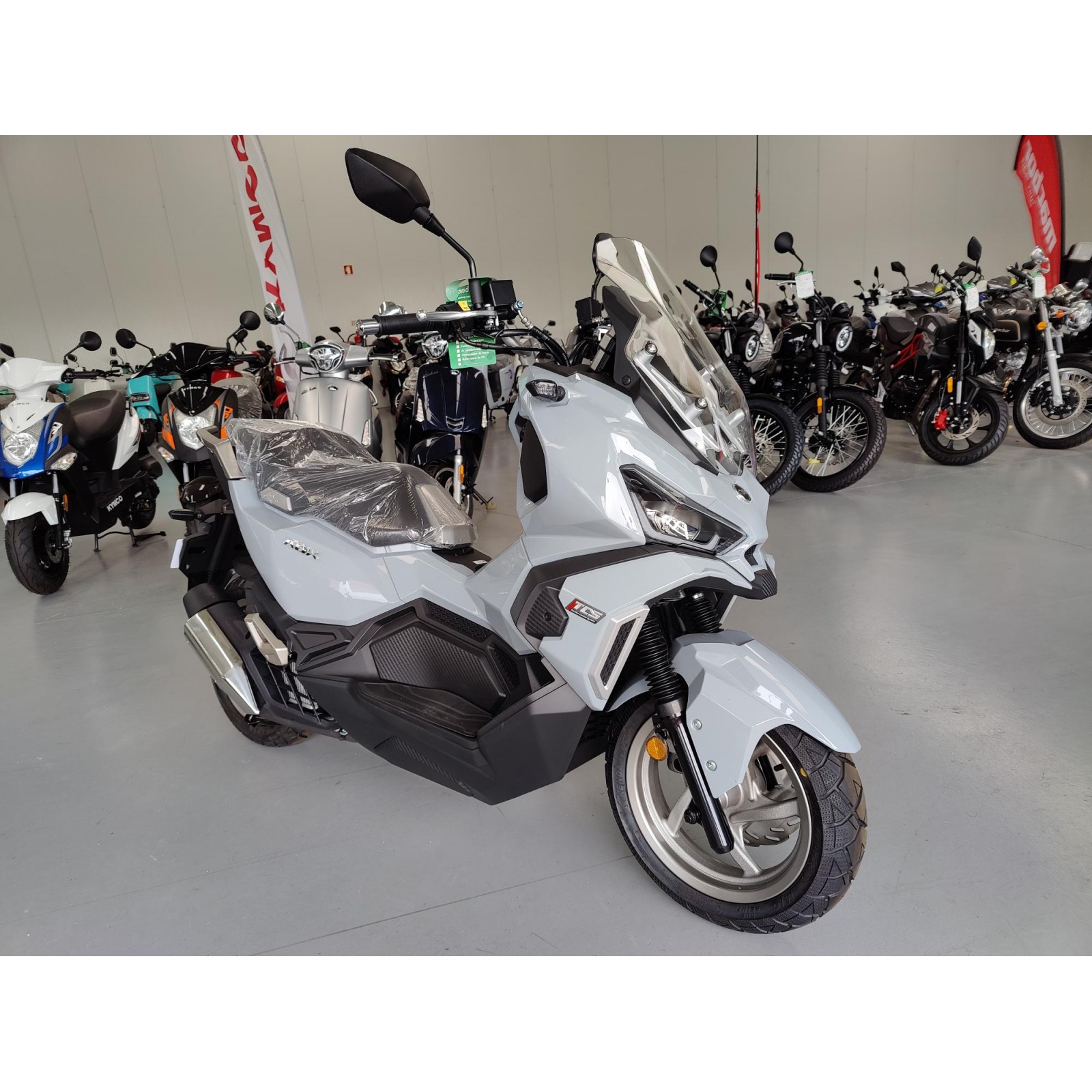 SYM ADX 125 ABS TCS (GREY)