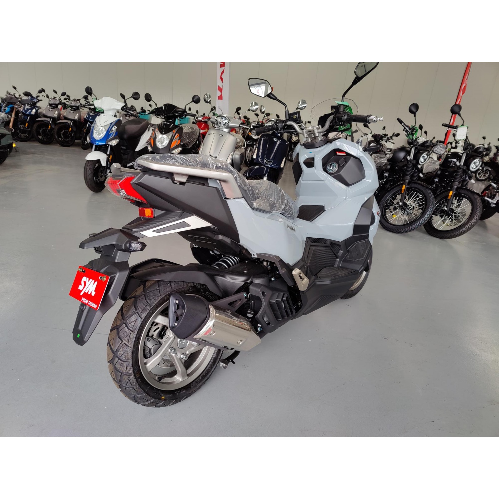 SYM ADX 125 ABS TCS (GREY)